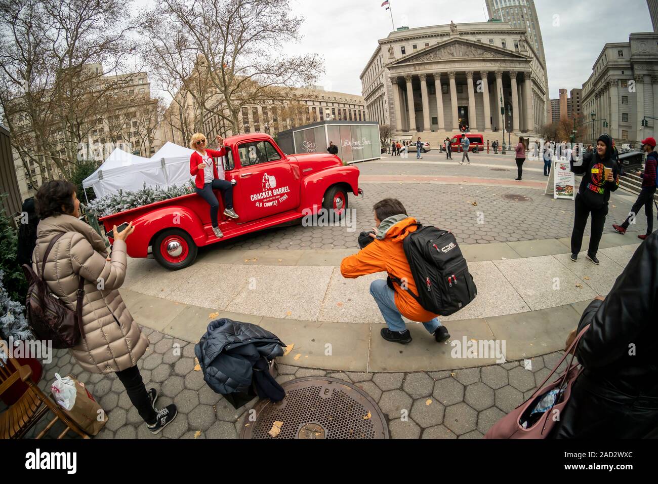 Visitors experience the Cracker Barrel ÒTiny StoreÓ branding event in ...