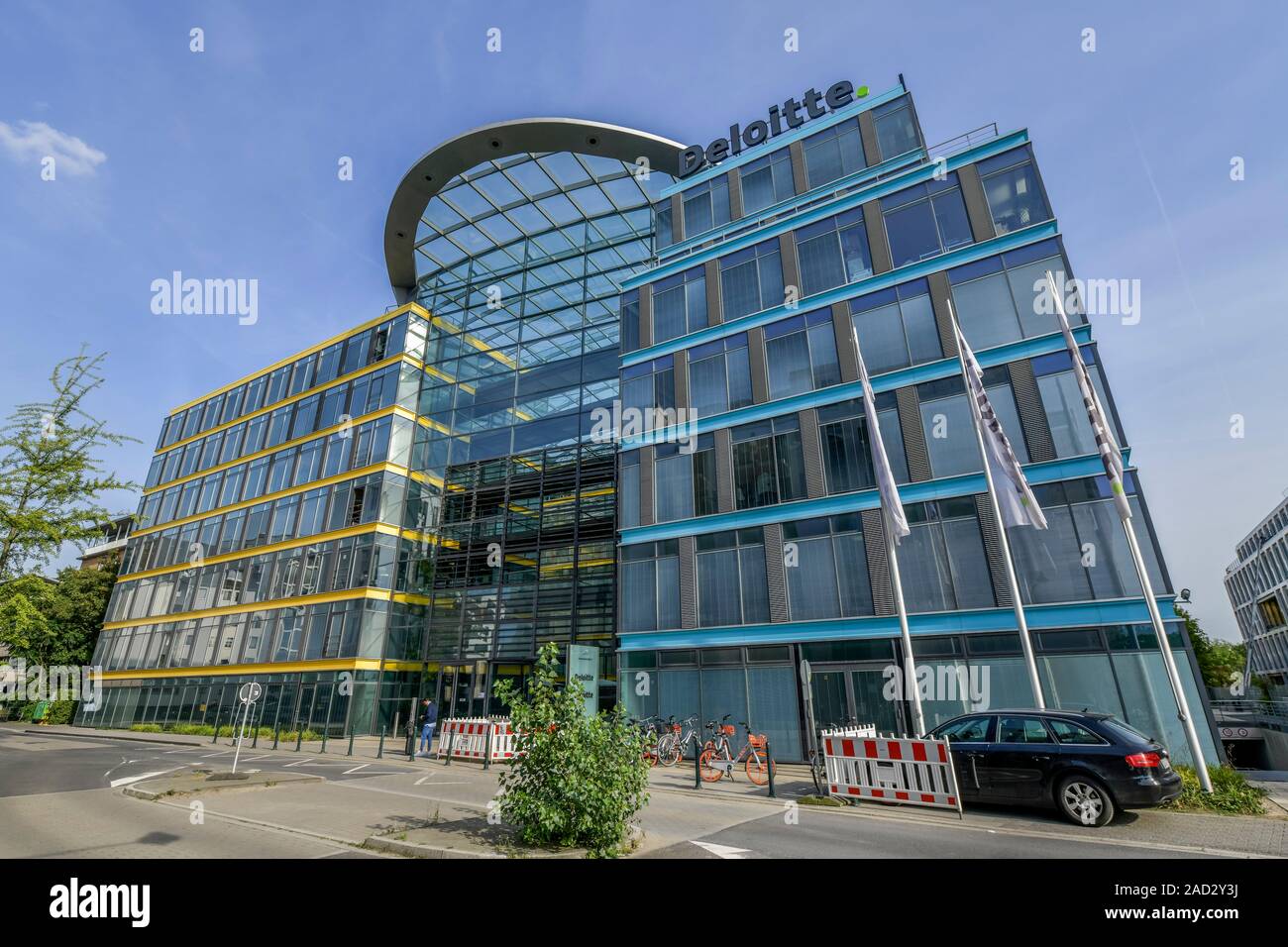 Deloitte logo hi-res stock photography and images - Alamy