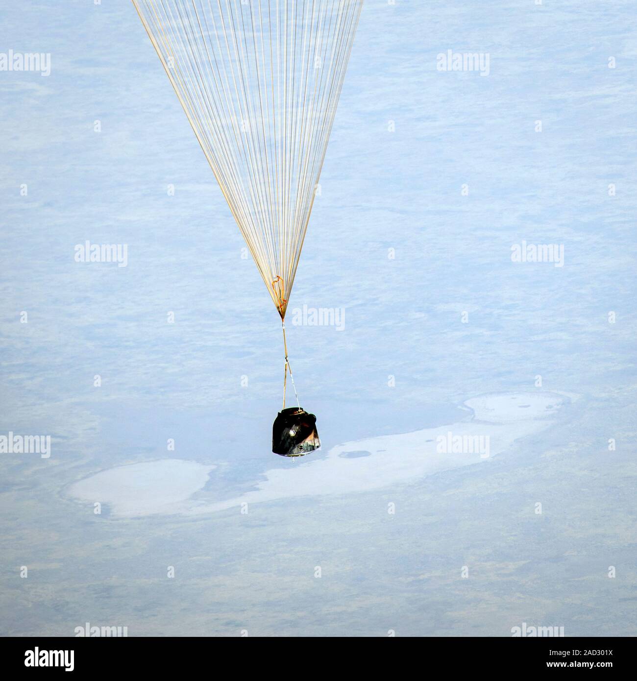 Soyuz TMA-08M descent module landing. View of the Soyuz TMA-08M ...