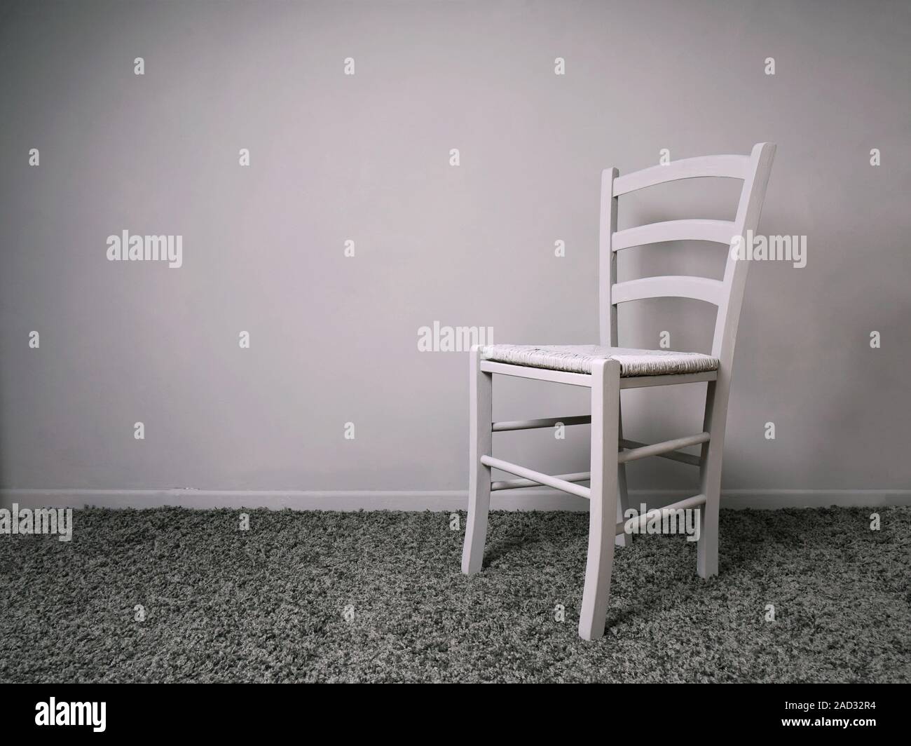 Empty room chair hi-res stock photography and images - Alamy