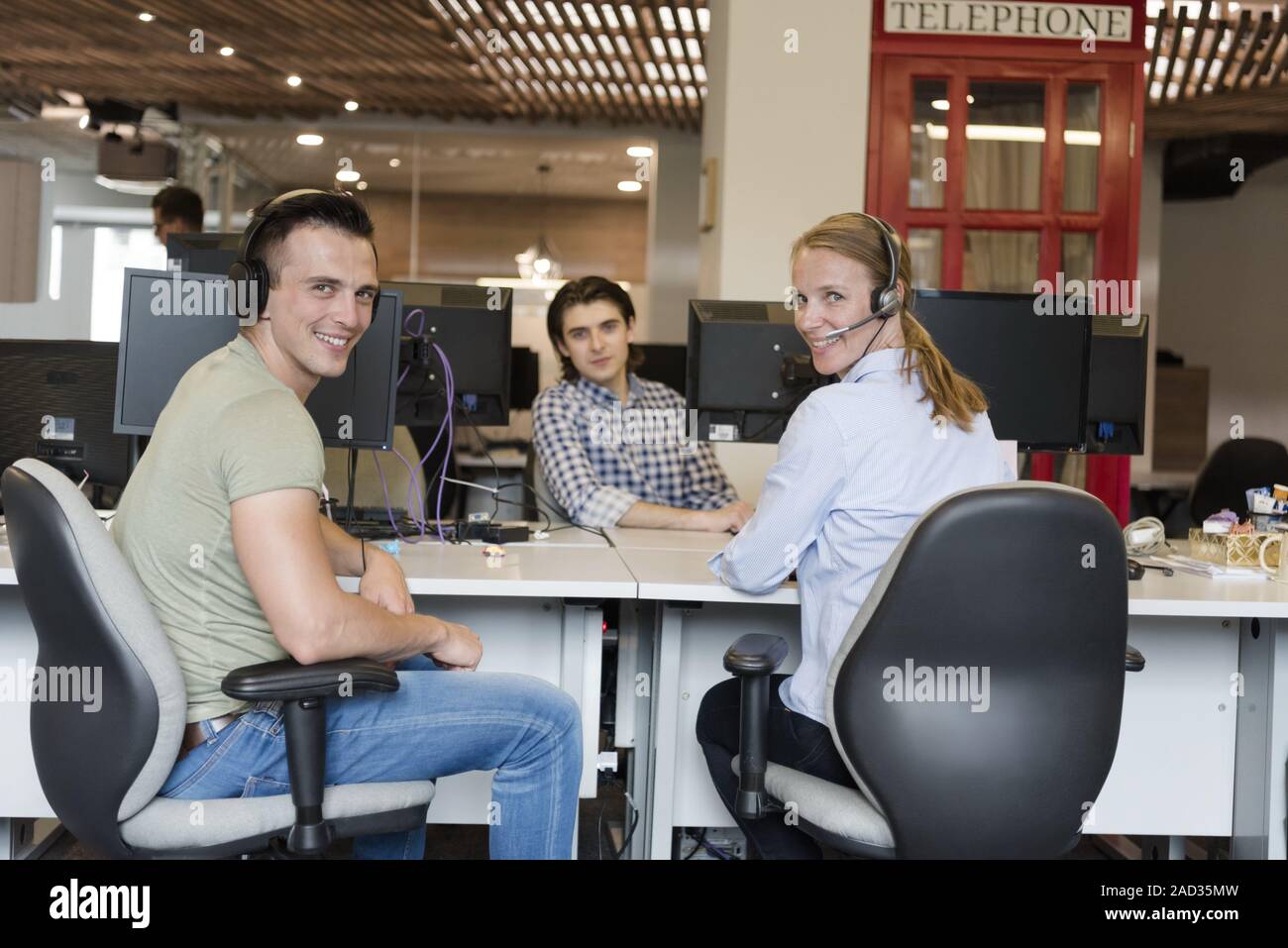 Colleagues getting together teamwork hi-res stock photography and ...