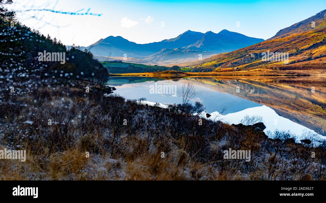 Llyn (Lake) Mymbyr, with Mount Snowdon in background. Capel Curig ...