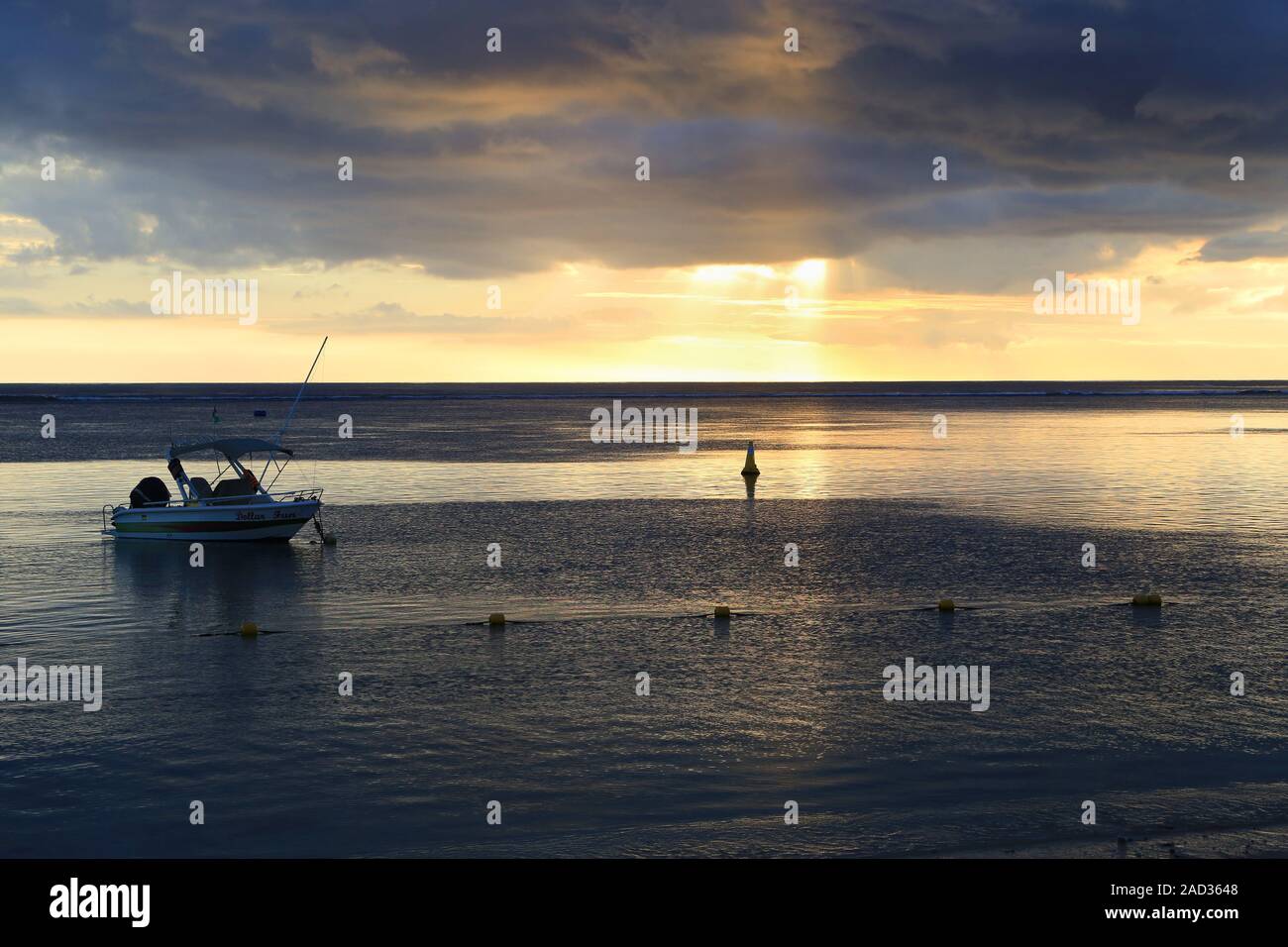 Mauritius, sunset on the west coast at Flic en Flac Stock Photo - Alamy