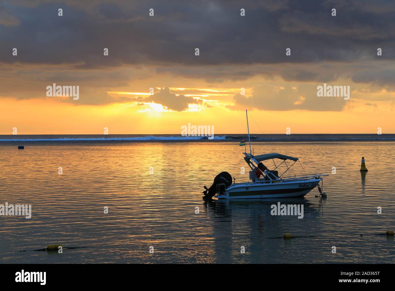 Mauritius, sunset on the west coast at Flic en Flac Stock Photo - Alamy
