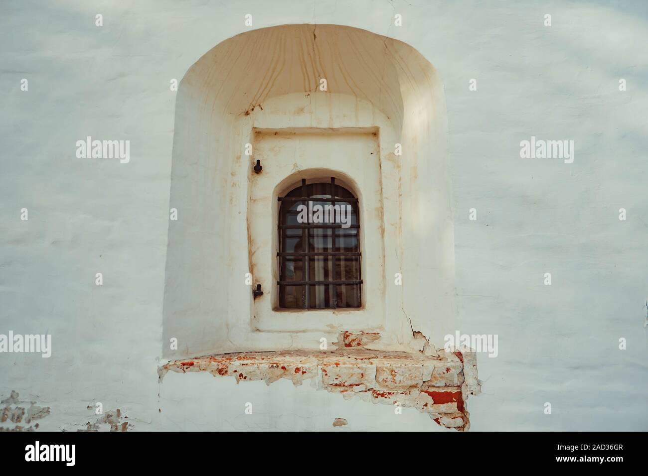 Deep Set Window High Resolution Stock Photography and Images - Alamy