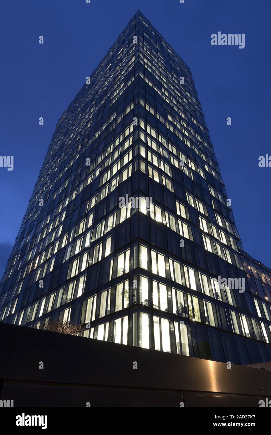 Modern office building in Munich, Germany Stock Photo - Alamy