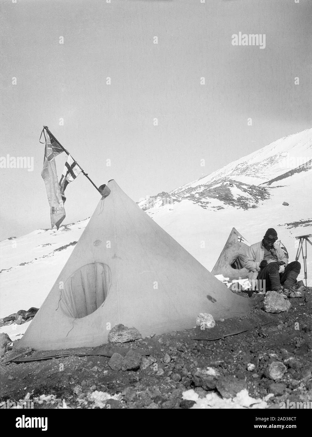 Mount Erebus ascent expedition. British explorers camped in tents at ...