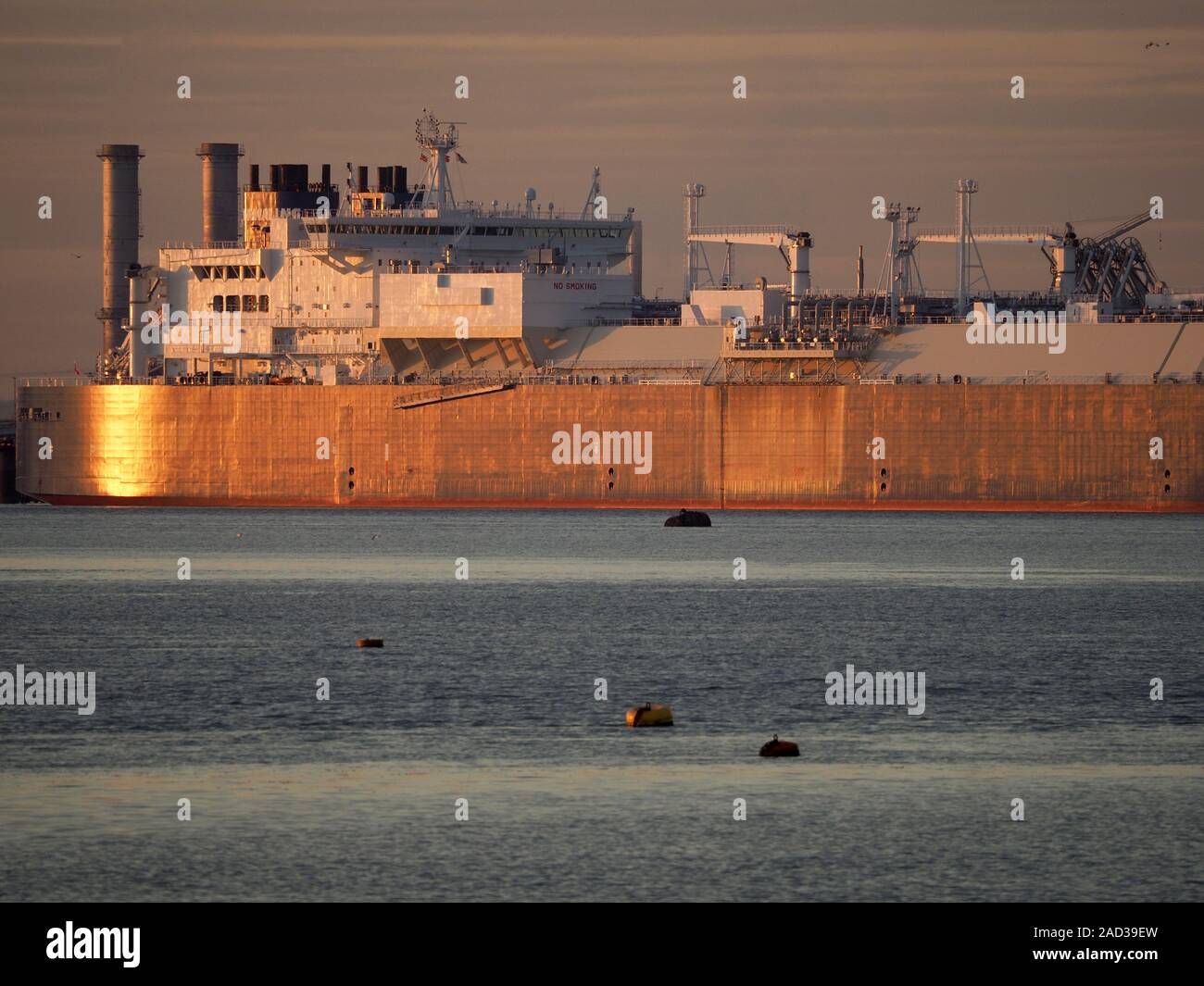 Liquified gas ship hi-res stock photography and images - Alamy