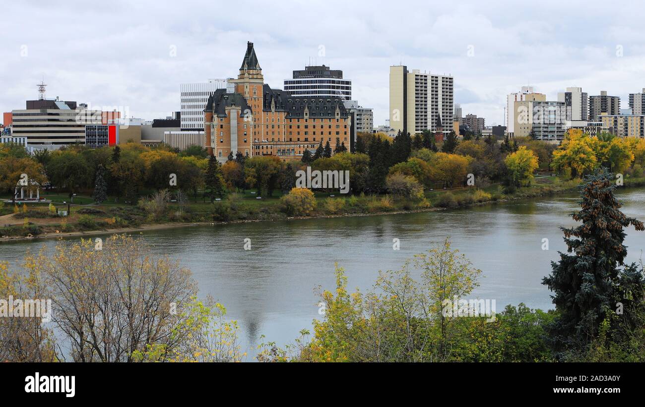 Saskatoon skyline and the south saskatchewan river hi-res stock ...