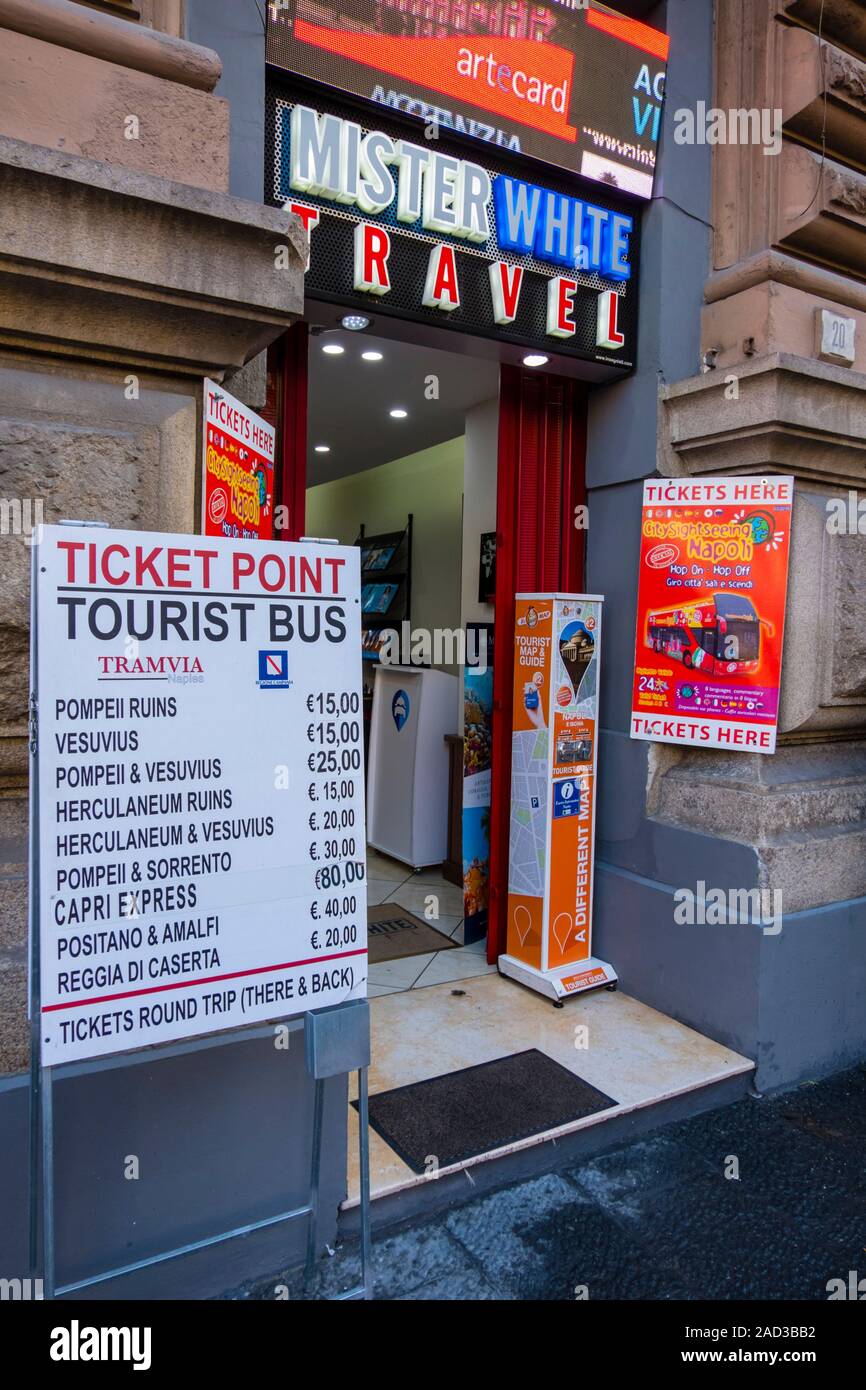 Travel agency storefront hi-res stock photography and images - Alamy