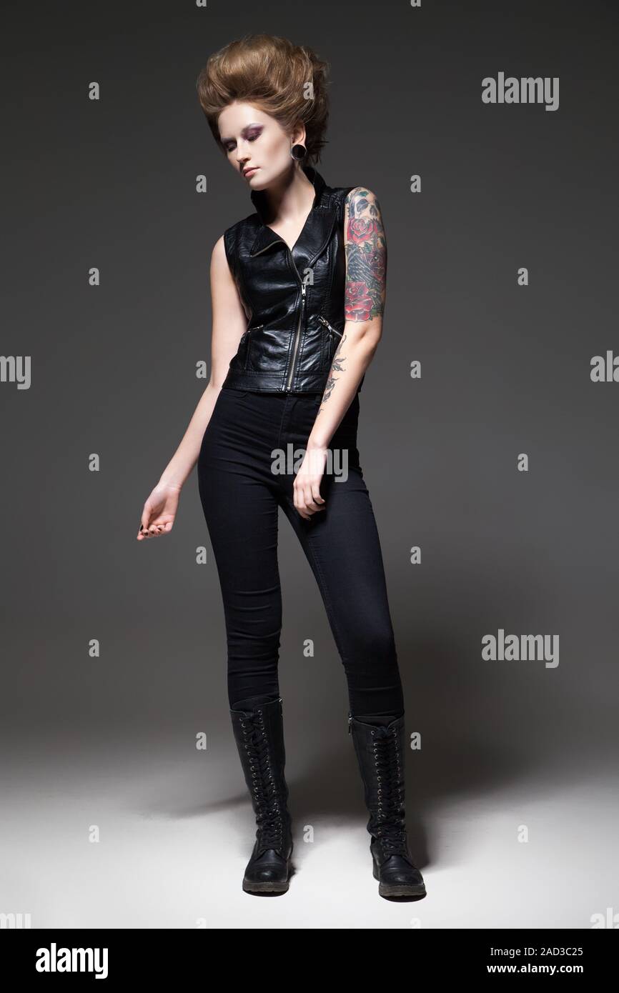 Fashionable model hi-res stock photography and images - Alamy