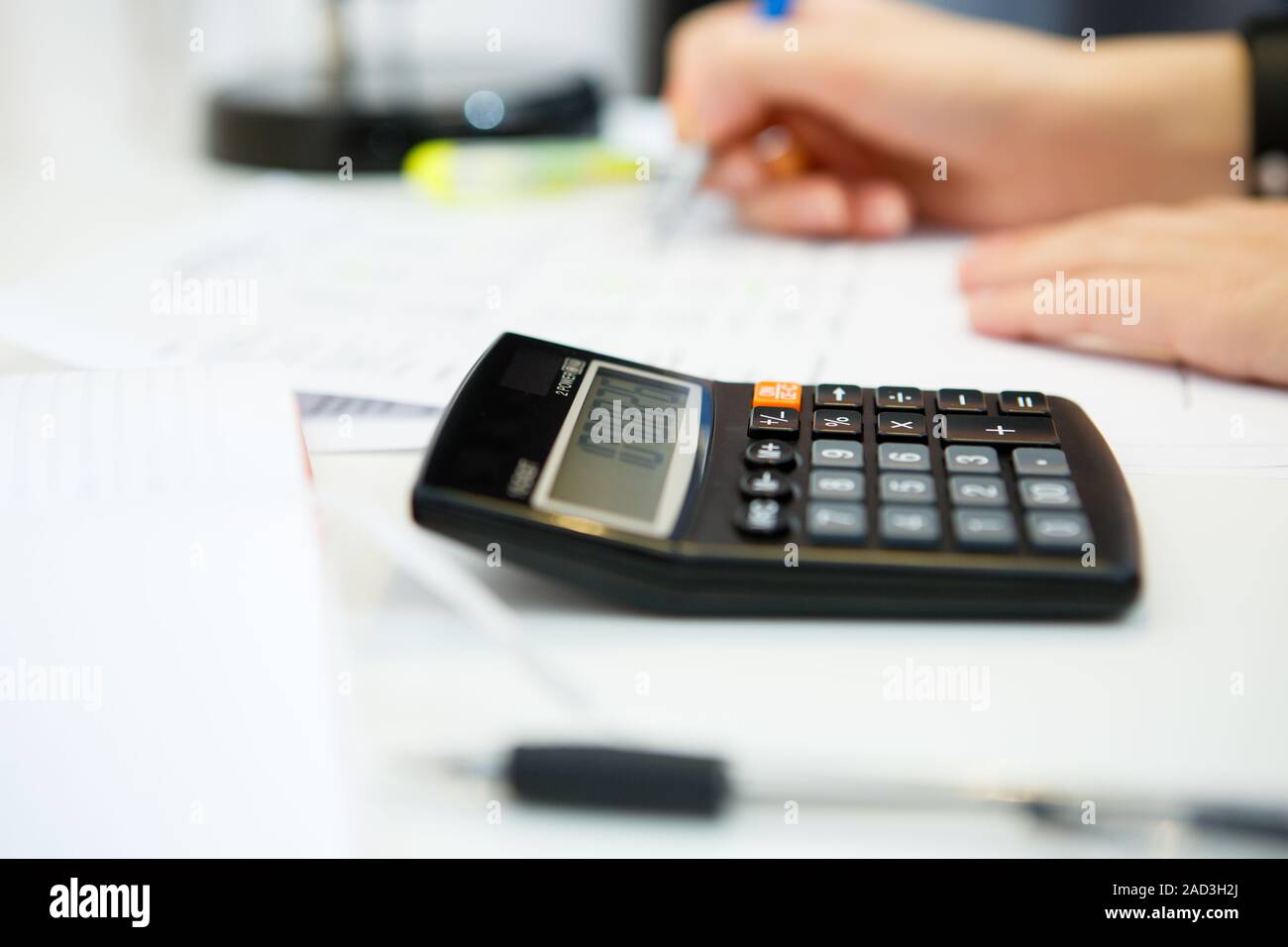 Table calculator hi-res stock photography and images - Alamy