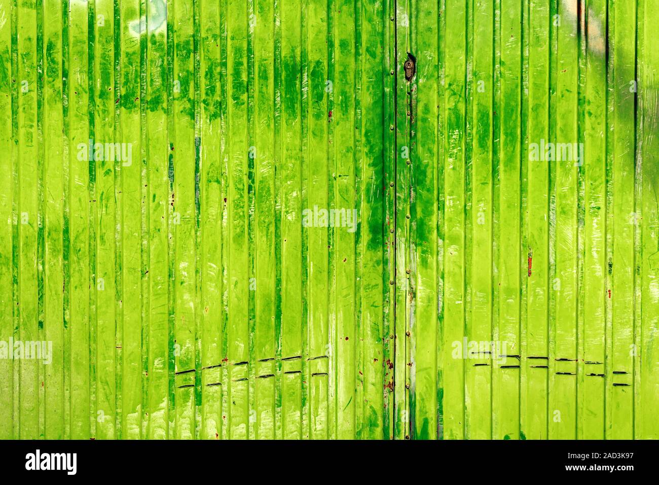 Green metal gate hi-res stock photography and images - Alamy