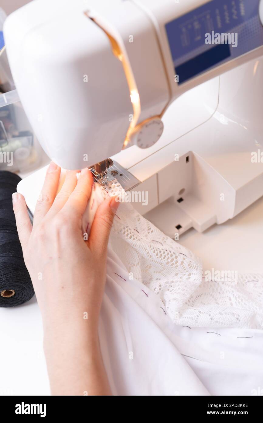 Doing lines hi-res stock photography and images - Alamy