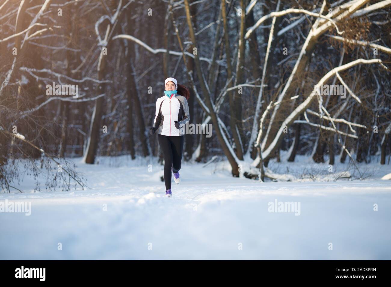 Morning jog woman hi-res stock photography and images - Alamy