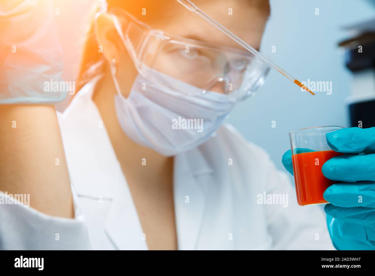 Lab girl hi-res stock photography and images - Alamy