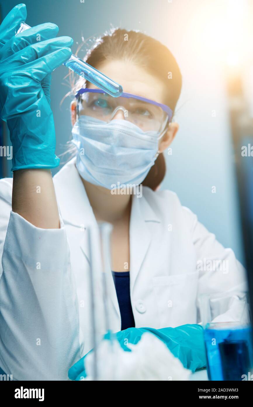 Lab experiments hi-res stock photography and images - Alamy