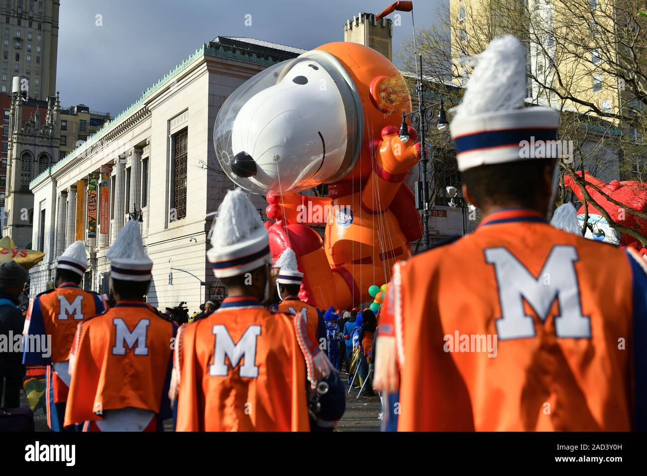 Snoopy balloon macys hi-res stock photography and images - Alamy