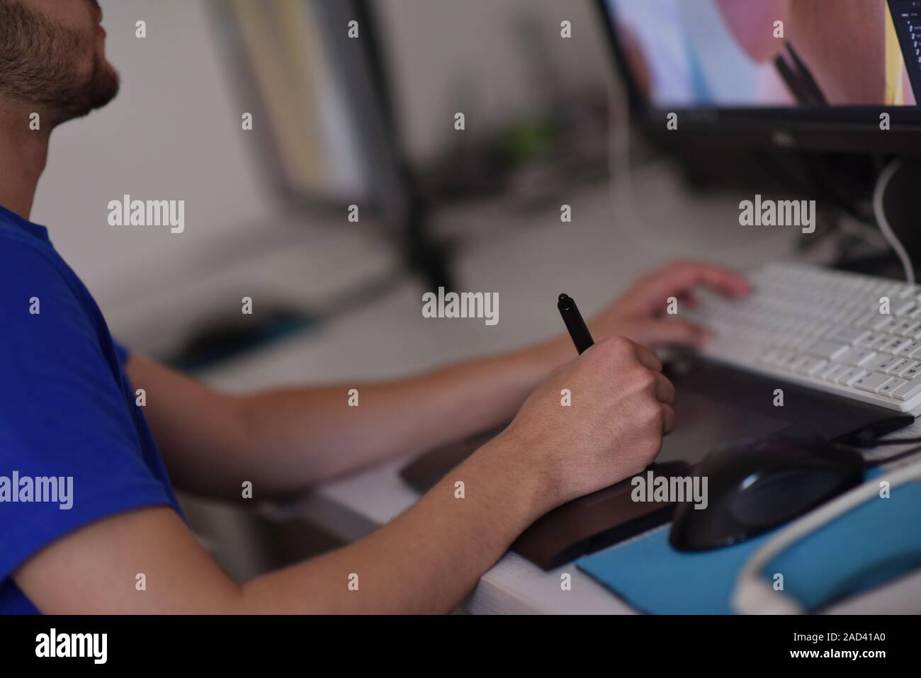 graphic designer at work Stock Photo - Alamy