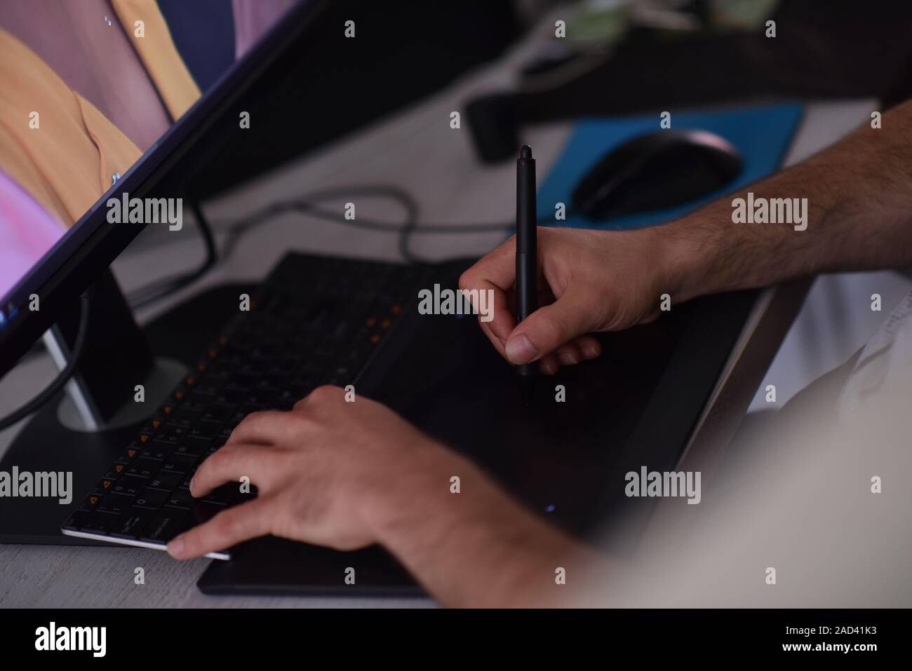 graphic designer at work Stock Photo - Alamy