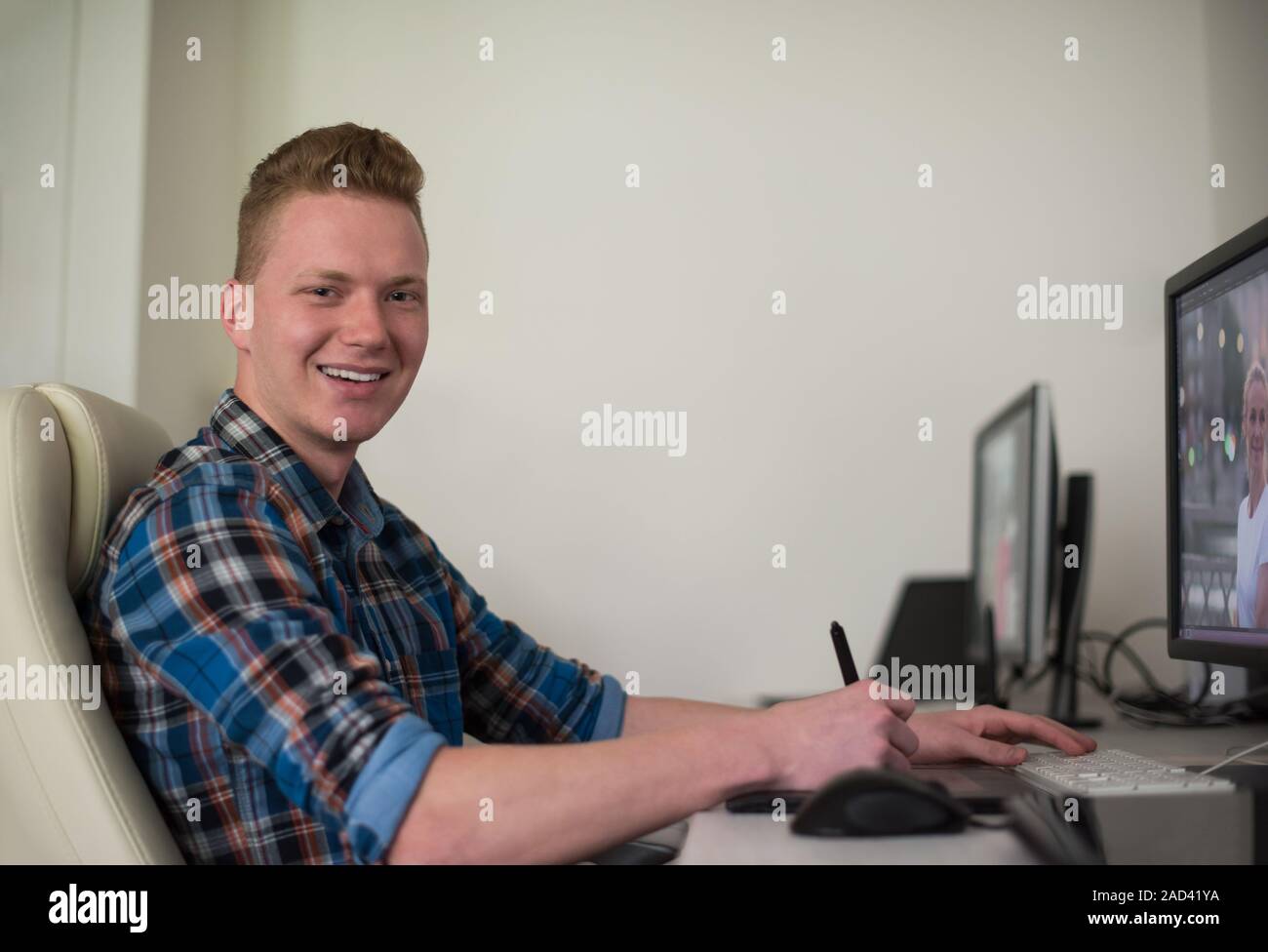 graphic designer at work Stock Photo - Alamy