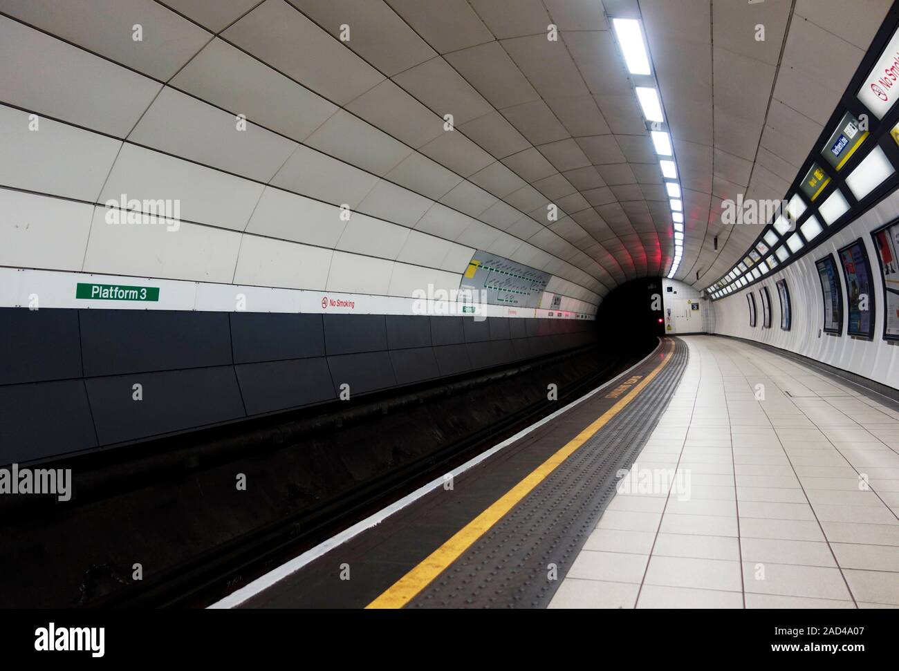 Underground rail platform, UK Stock Photo - Alamy