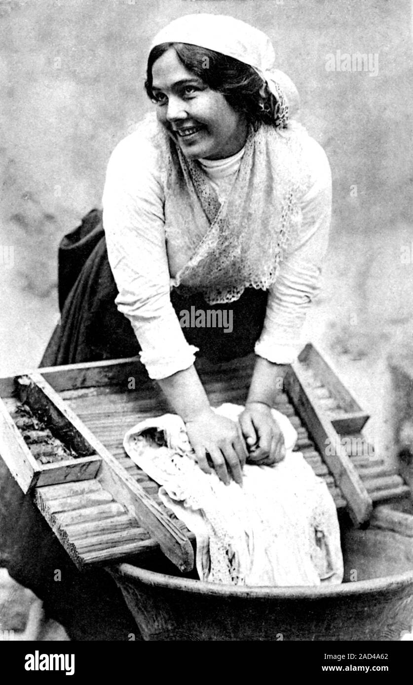 Early 20th Century washerwoman. 1910 portrait of a washerwoman washing ...