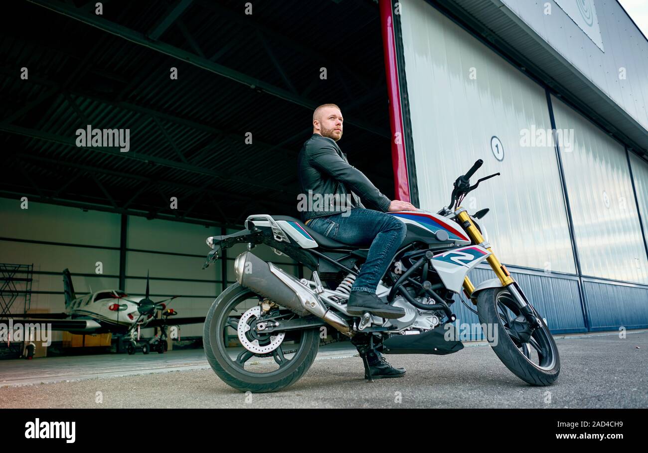 Man on a motorcycle hi-res stock photography and images - Alamy