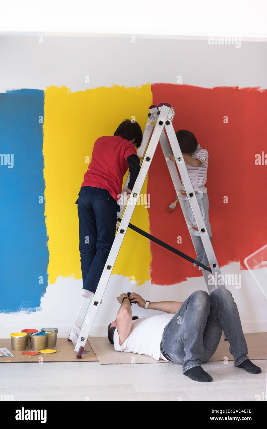 Boys project together hi-res stock photography and images - Alamy