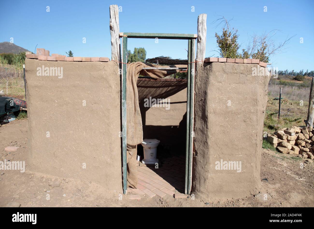 Composting toilet. Composting toilet with mud walls. Composting toilets ...
