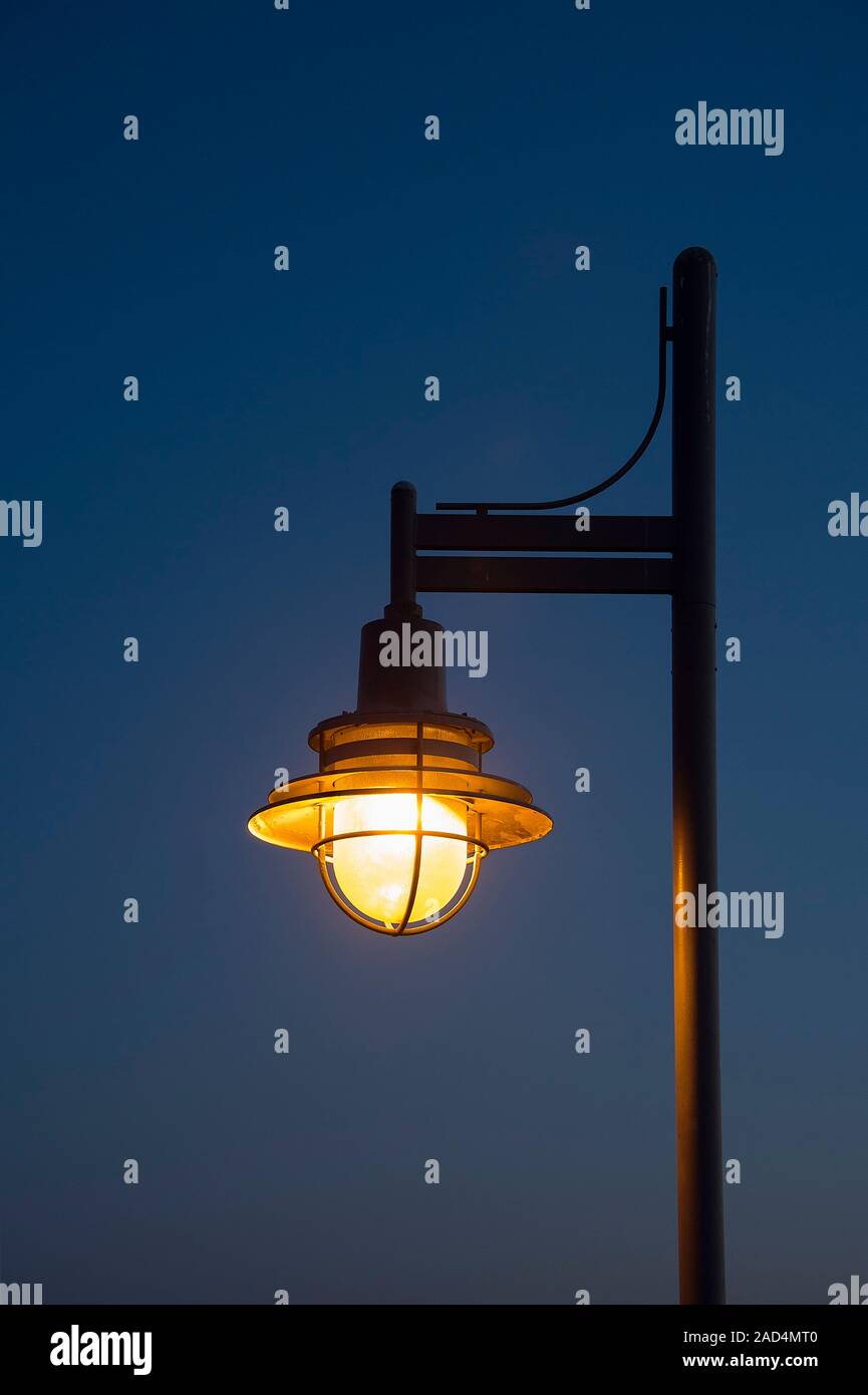 Streetlamp at night Stock Photo - Alamy
