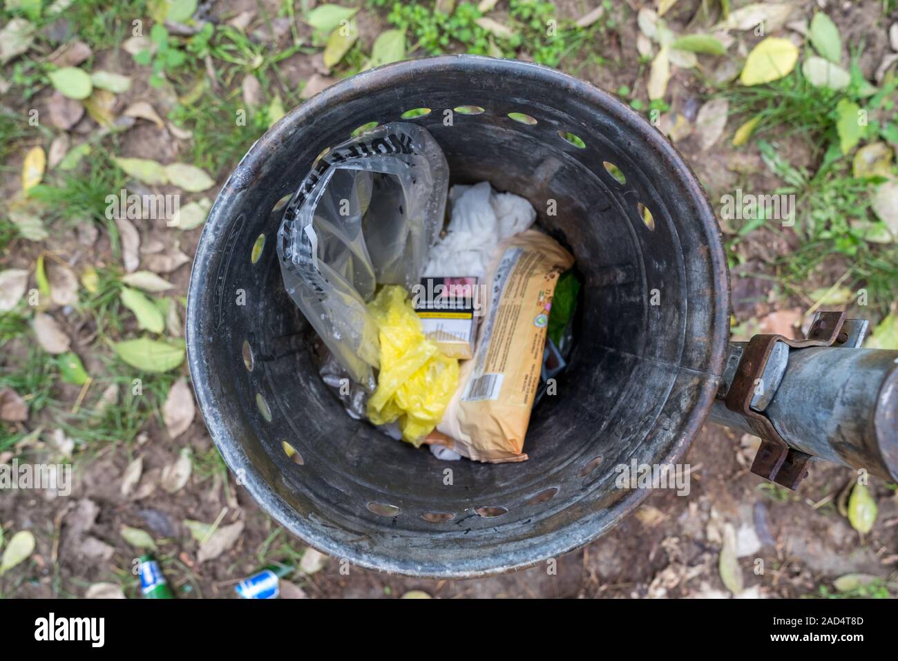 Garbage Bin Italy Stock Photos & Garbage Bin Italy Stock Images - Alamy