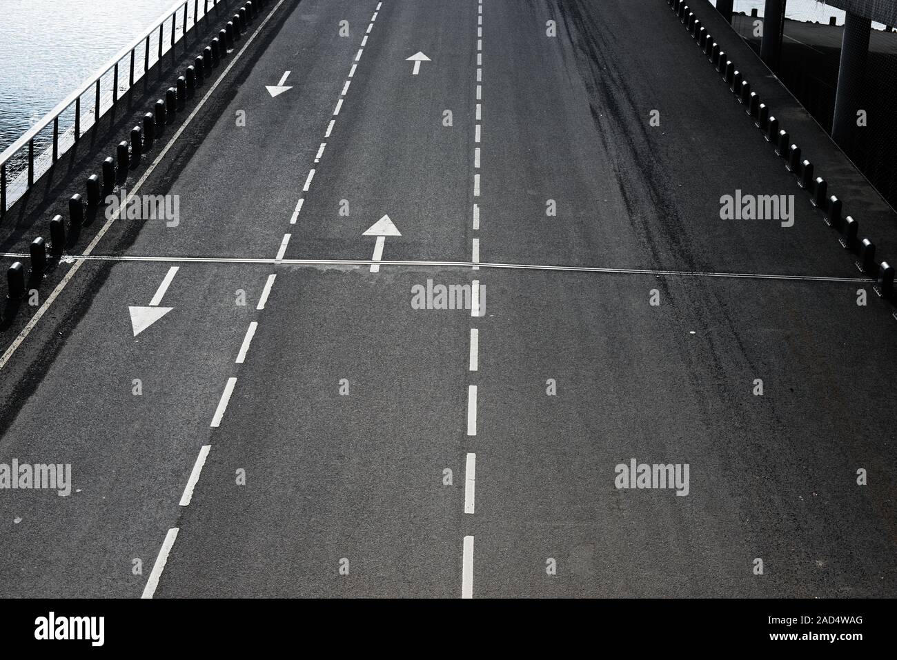 Traffic lane straight ahead arrow hi-res stock photography and images ...