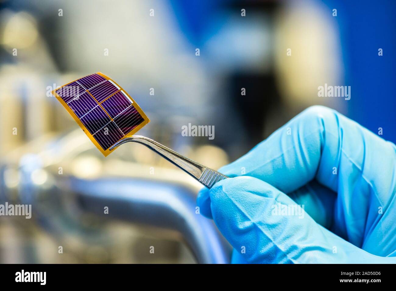 Thin-film photovoltaic cell. Using the technique of plasma (ionised ...