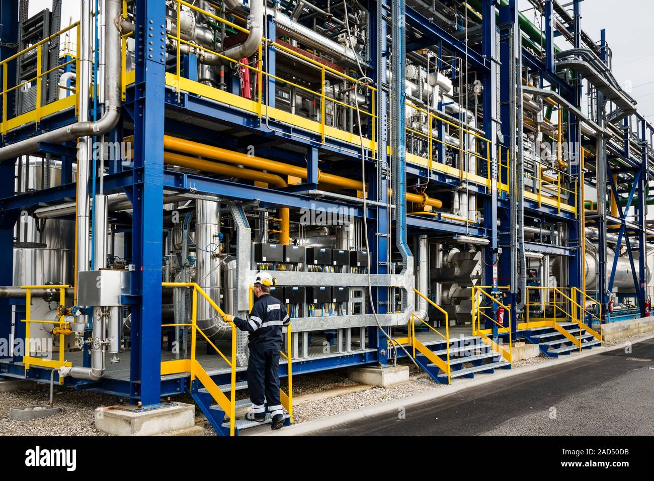 Carbon capture facility at a hydrogen production unit. The Cryocap ...