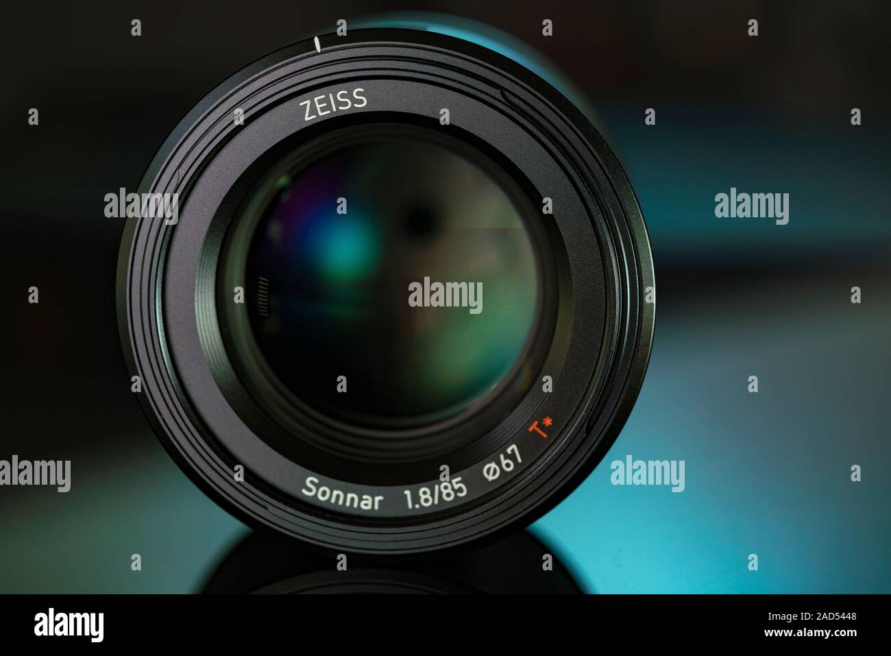 Camera lens. A Sonnar 85 millimetre f/1.8 camera lens Stock Photo - Alamy