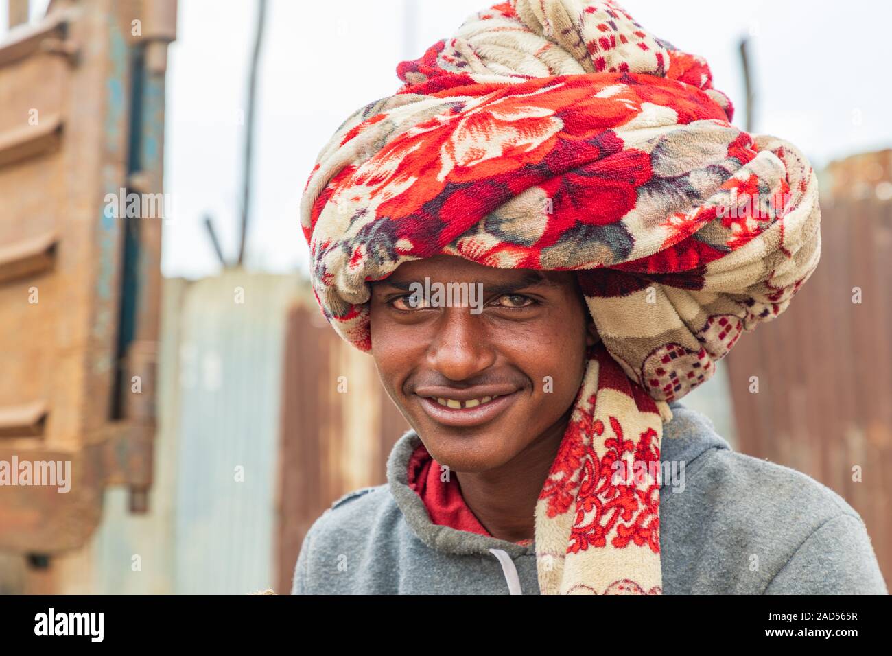 Boy wearing turban hi-res stock photography and images - Alamy