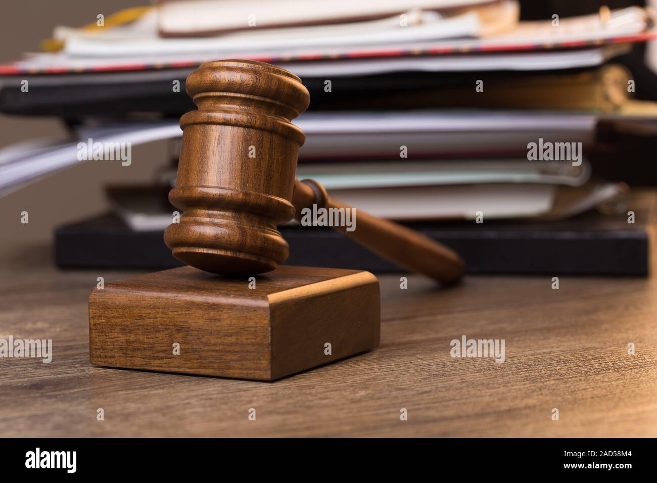 Judges table hi-res stock photography and images - Alamy