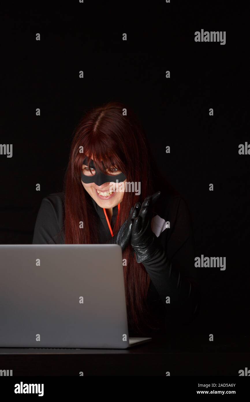 Night photo of thief girl Stock Photo - Alamy