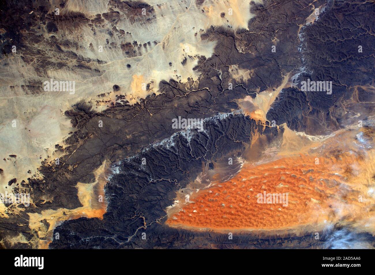 Illizi, Algeria, photographed by astronauts aboard the International ...
