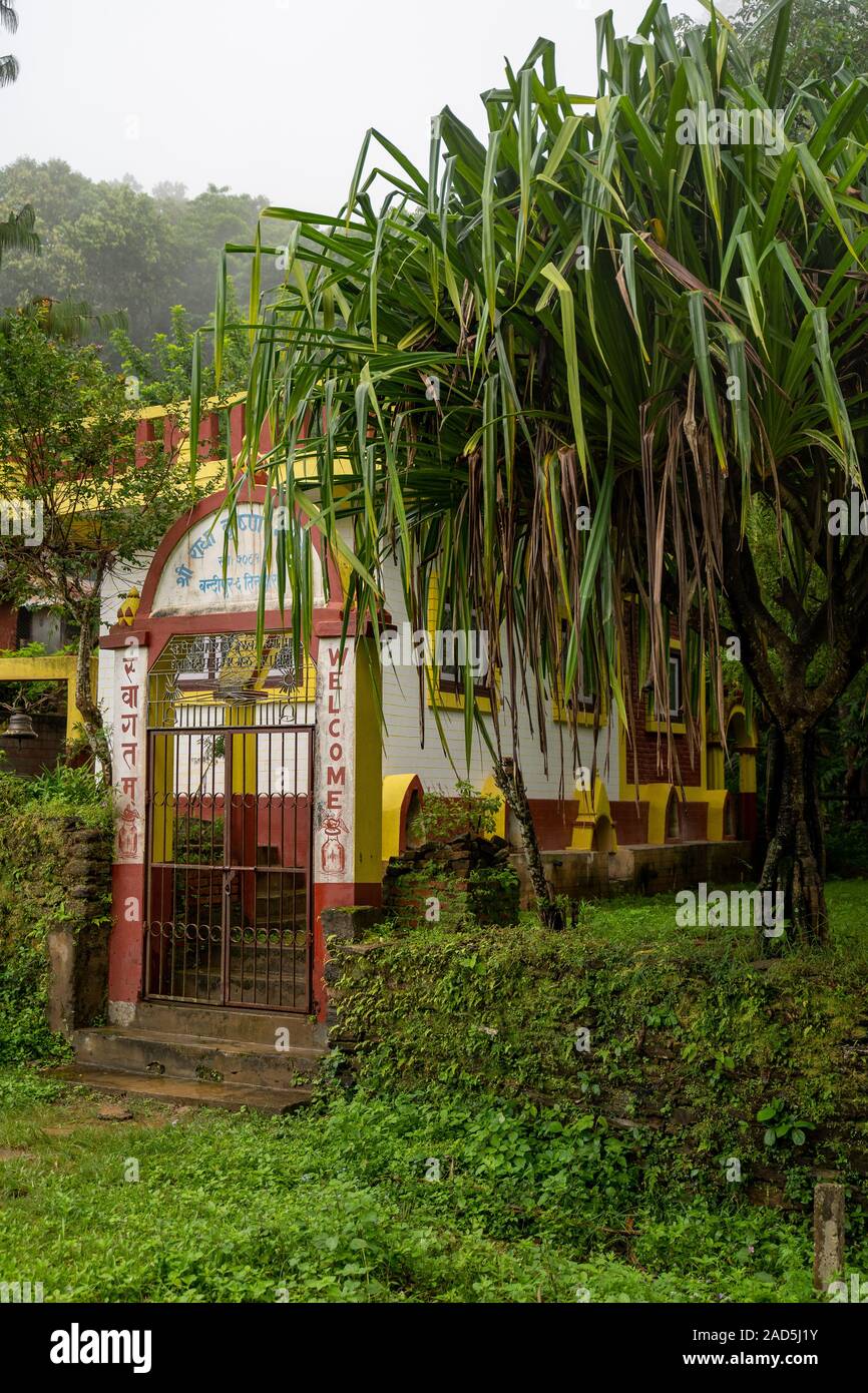 Buddhist temple in the mountains hi-res stock photography and images ...