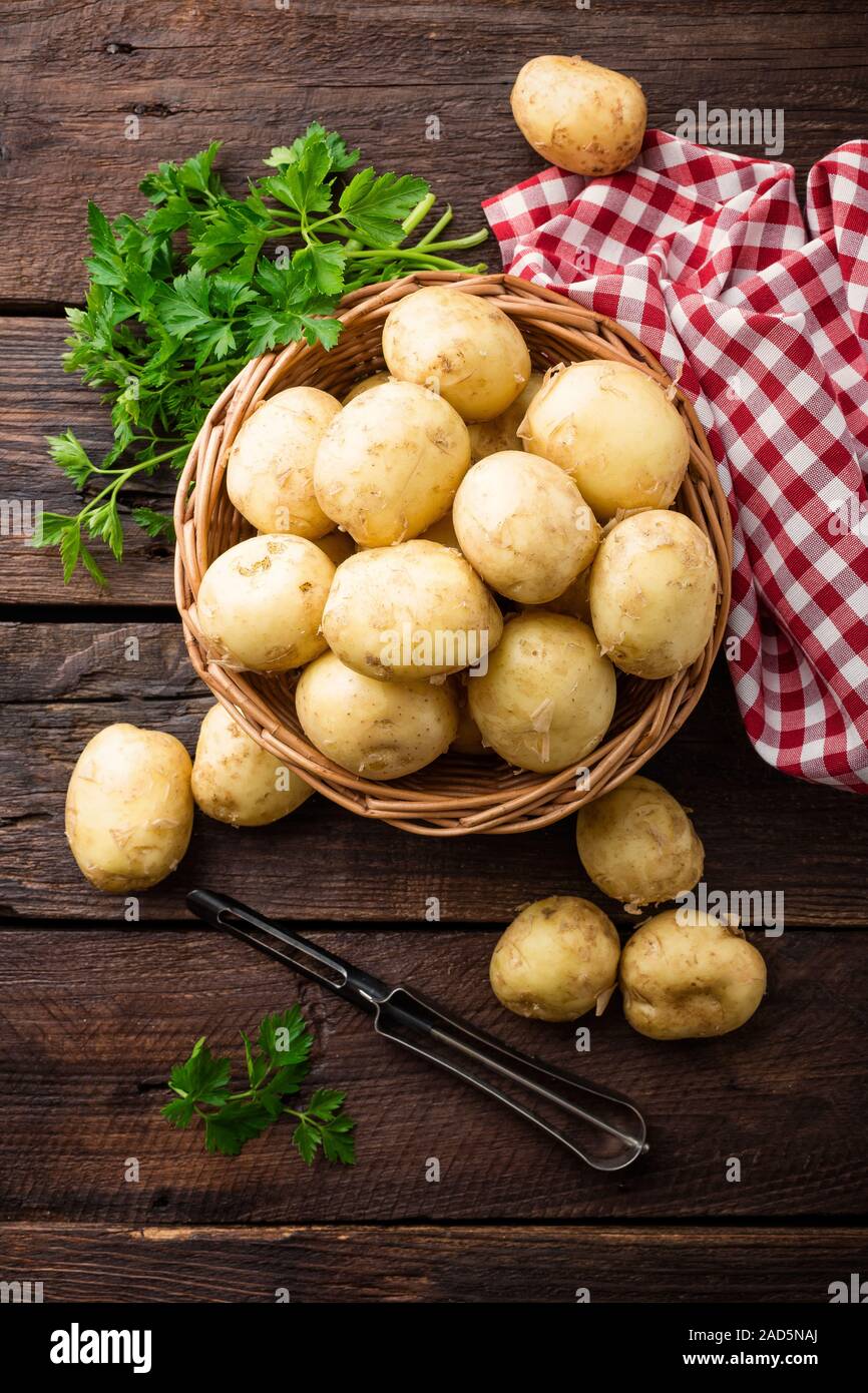 Potato basket hi-res stock photography and images - Alamy