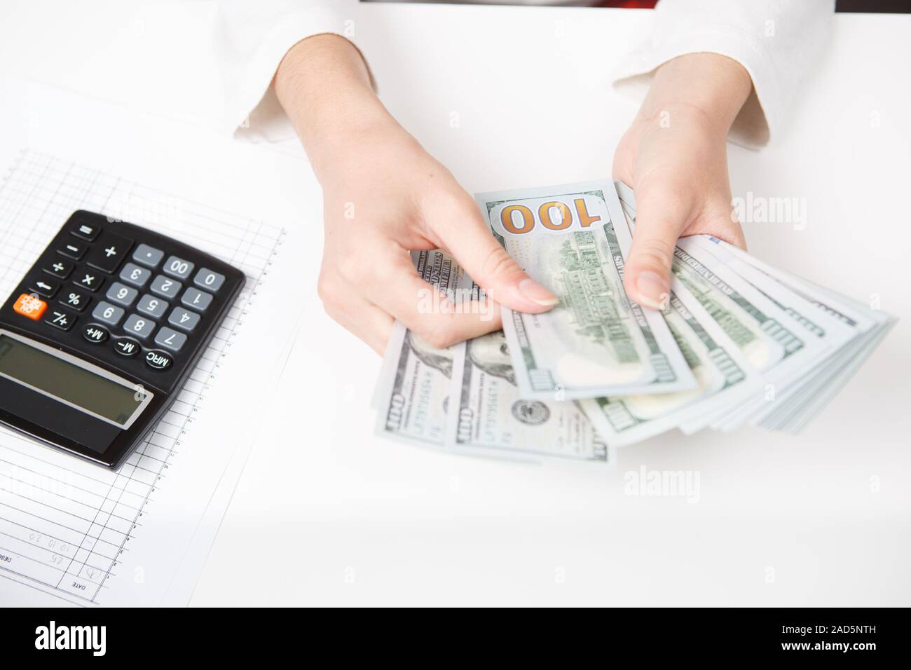 Hands counting money, close up Stock Photo - Alamy