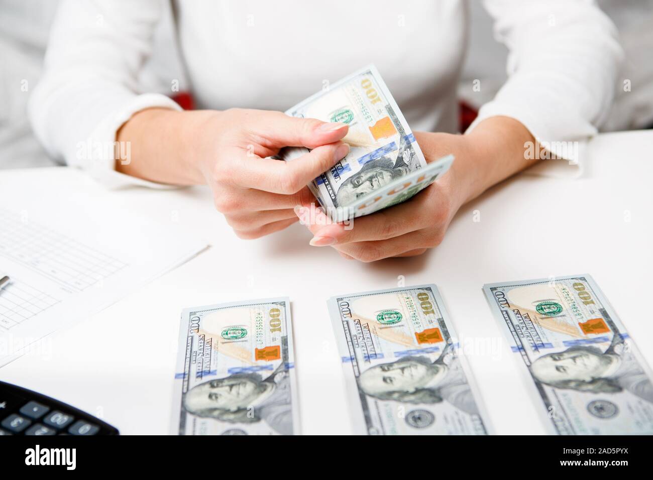 Hands counting money, close up Stock Photo - Alamy