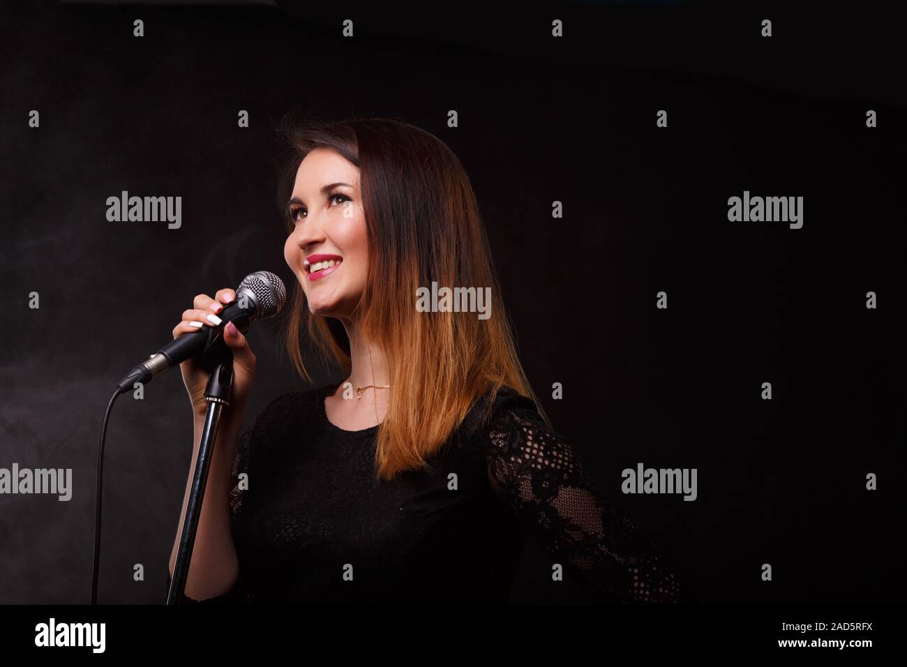 Loud singer hi-res stock photography and images - Alamy