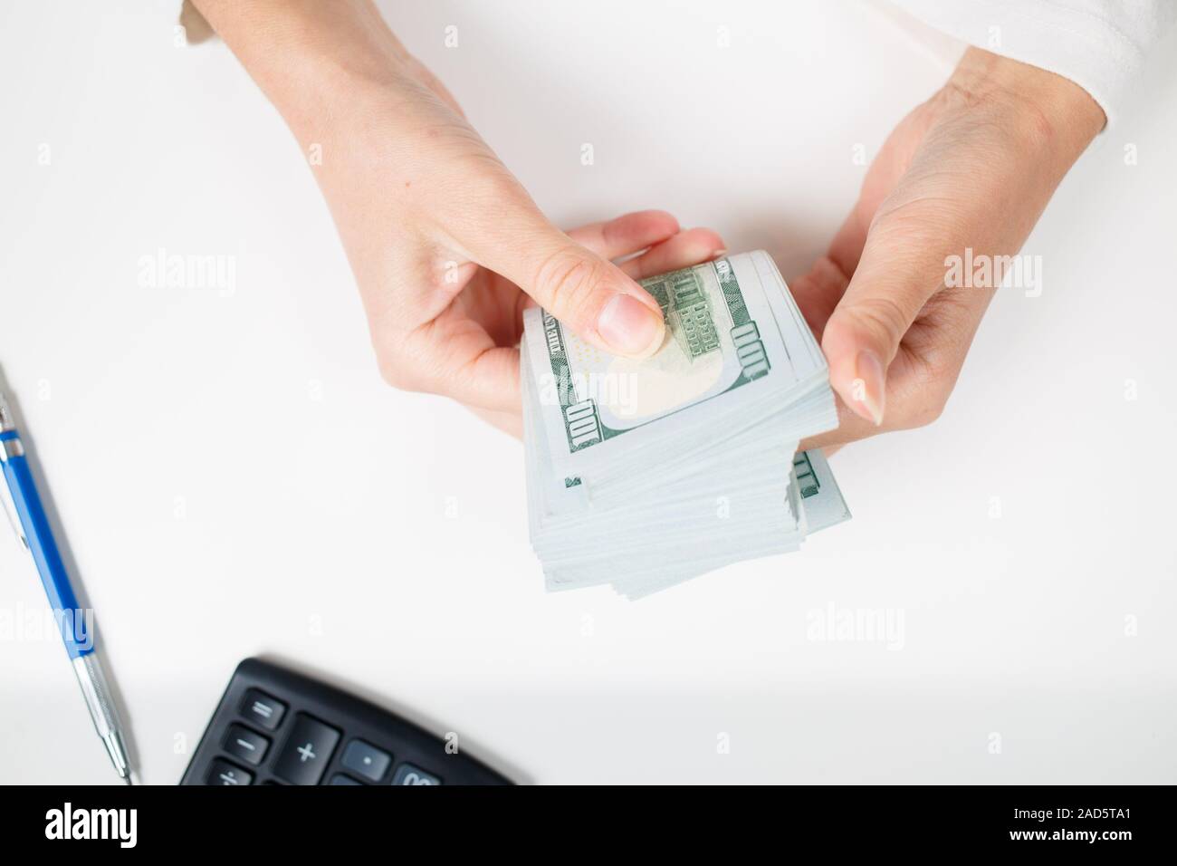 Hand gesture counting money hi-res stock photography and images - Alamy