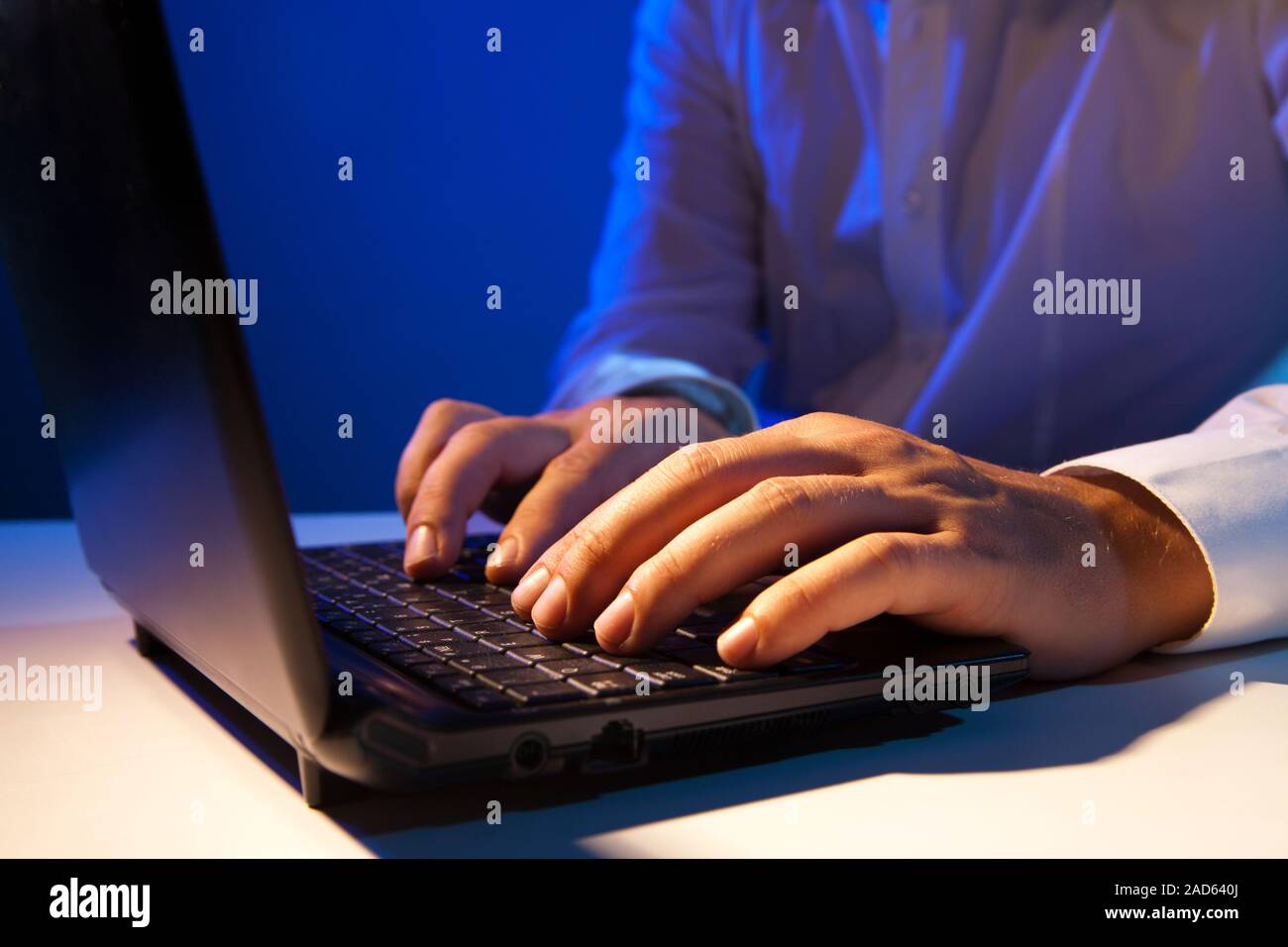 Fingers over keyboard laptop hi-res stock photography and images - Alamy