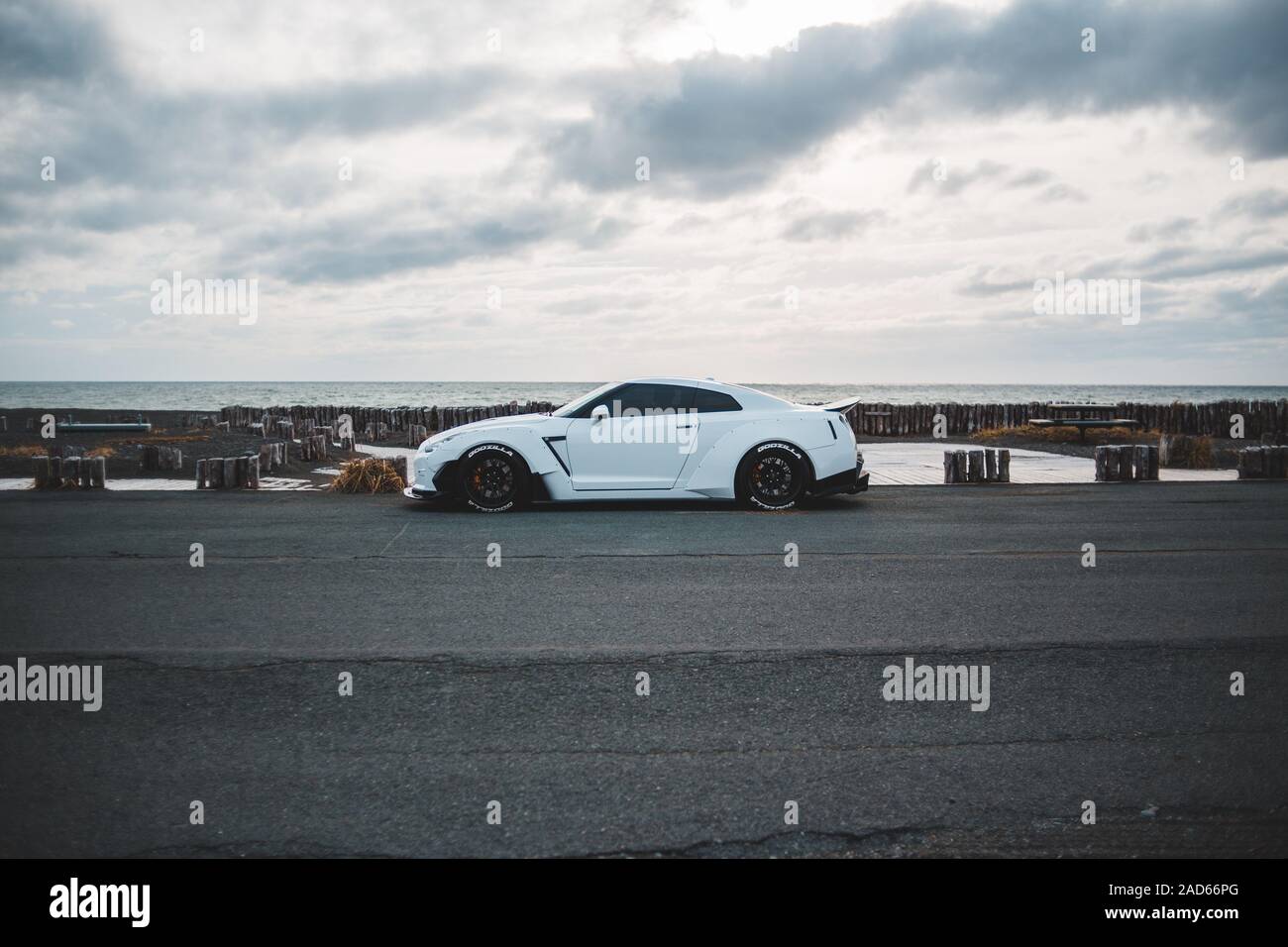 white nissan gtr widebody Stock Photo - Alamy