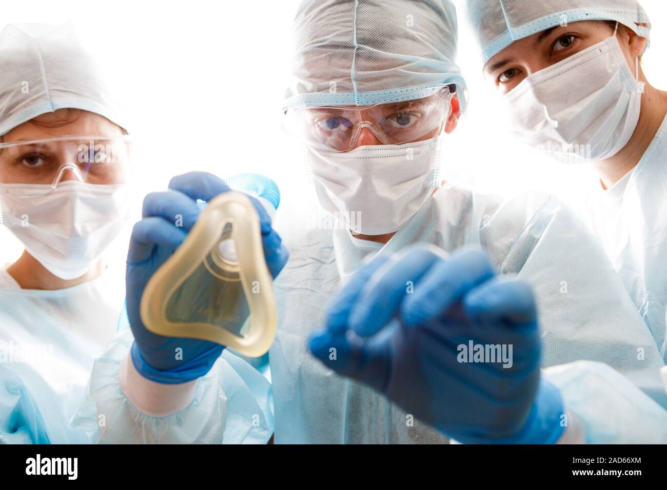 Surgery anesthetic mask woman hi-res stock photography and images - Alamy