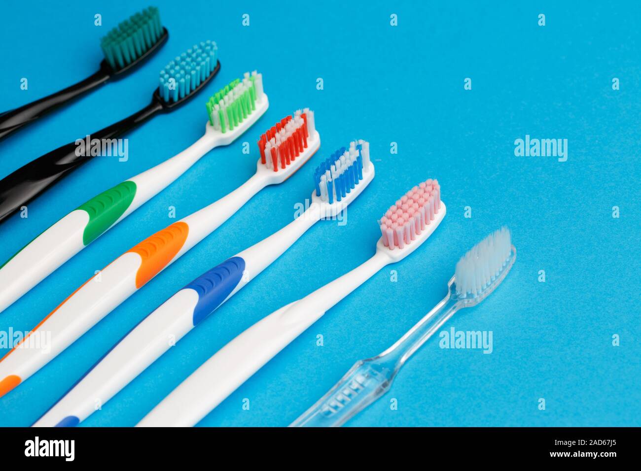 Manual toothbrushes hi-res stock photography and images - Alamy
